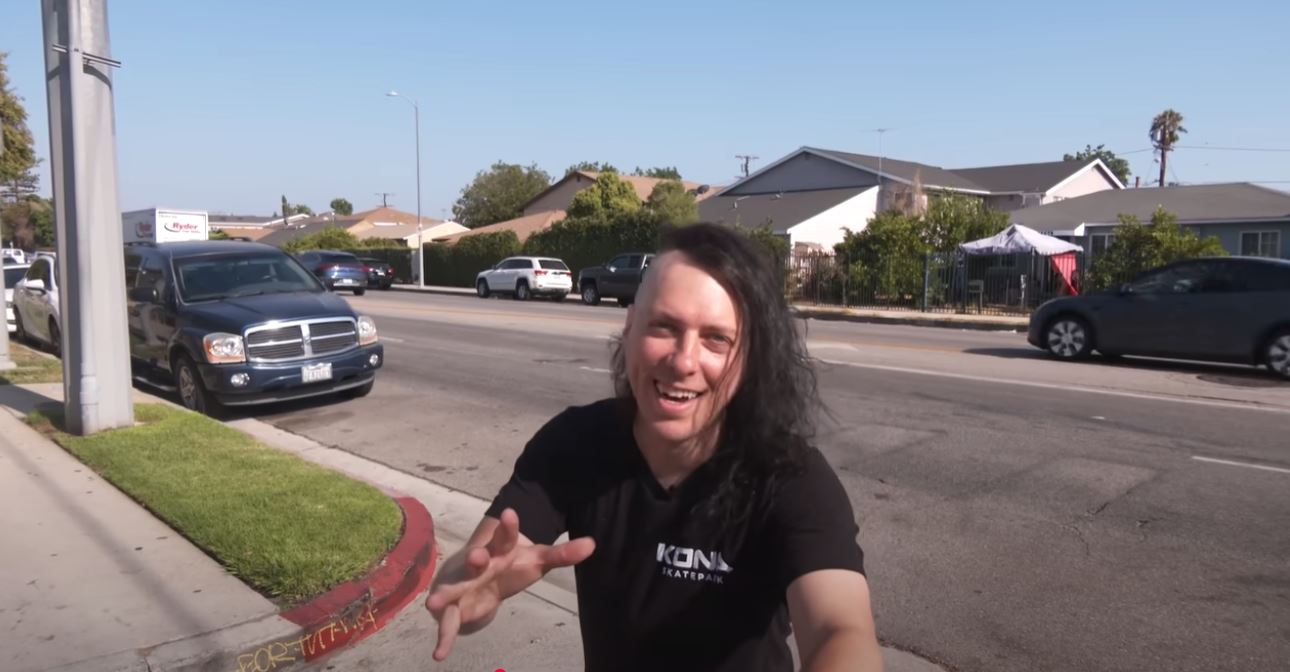YouTube Skaters Dern Brothers Pulled Up to the Legendary Vanowen Bump ...
